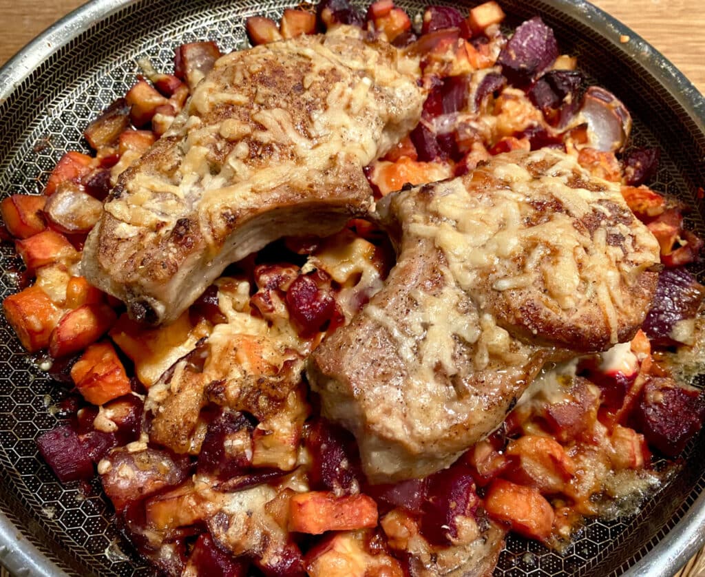 Fyldte koteletter i fad med rodfrugter - Endnu en lækker opskrift med ...